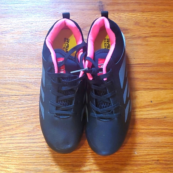 Rawlings | Shoes | Rawlings Cleats Girls Size 5 | Poshmark